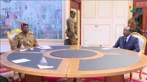 Rencontre entre le président du Faso Sandaogo Damiba et les anciens chefs d’Etat du Burkina Faso ...